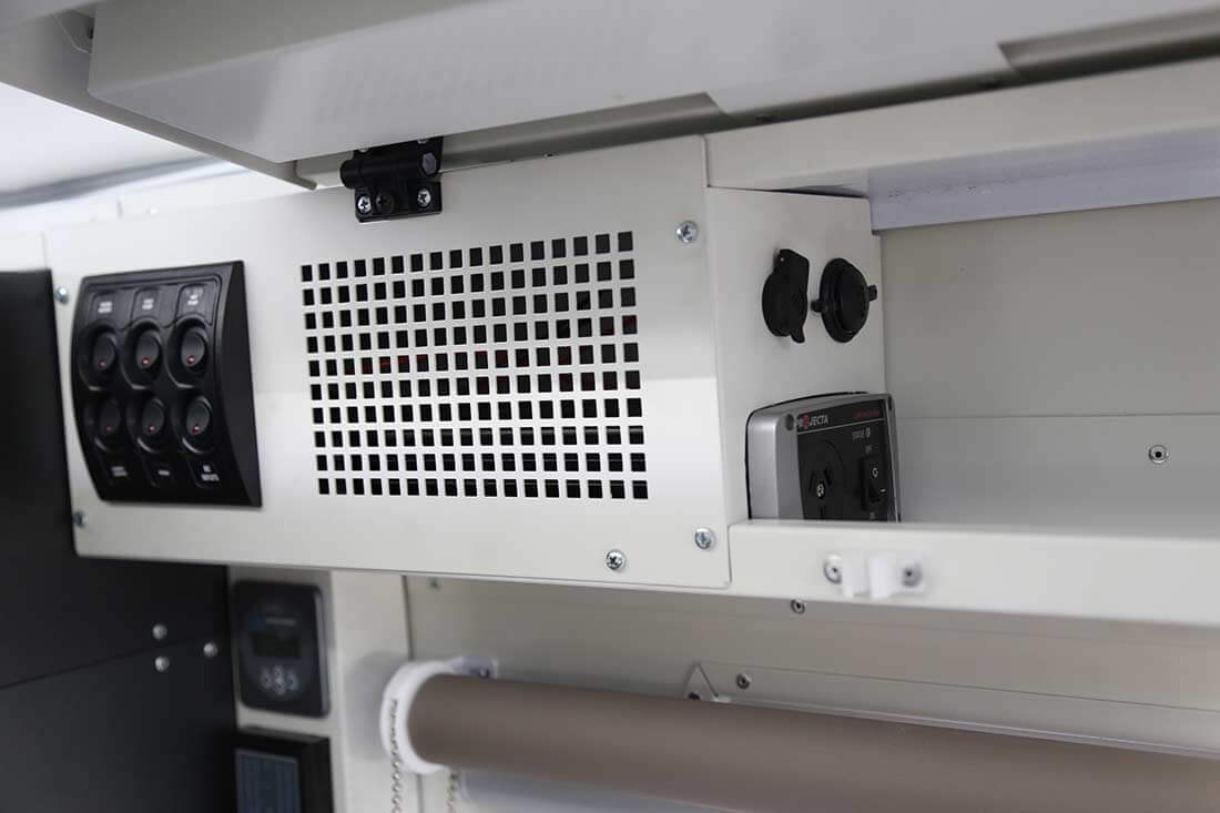 topaz-interior-appointments-2 - TRACK TRAILER