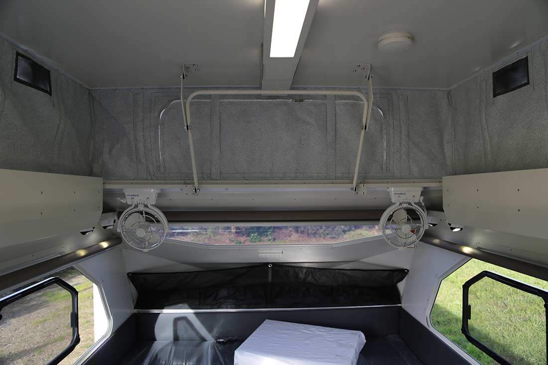 topaz-interior-appointments-22 - TRACK TRAILER