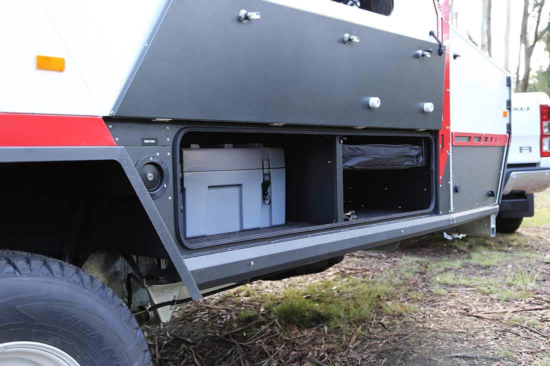 topaz-interior-appointments-31 - TRACK TRAILER