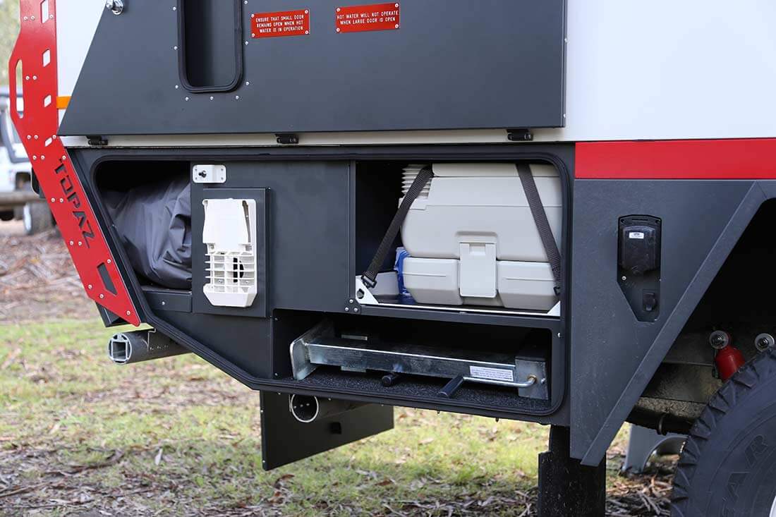 topaz-interior-appointments-32 - TRACK TRAILER