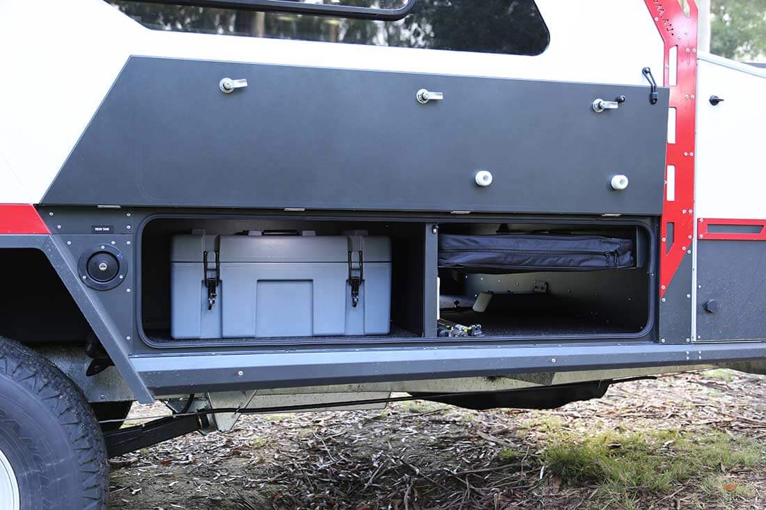 topaz-interior-appointments-34 - TRACK TRAILER