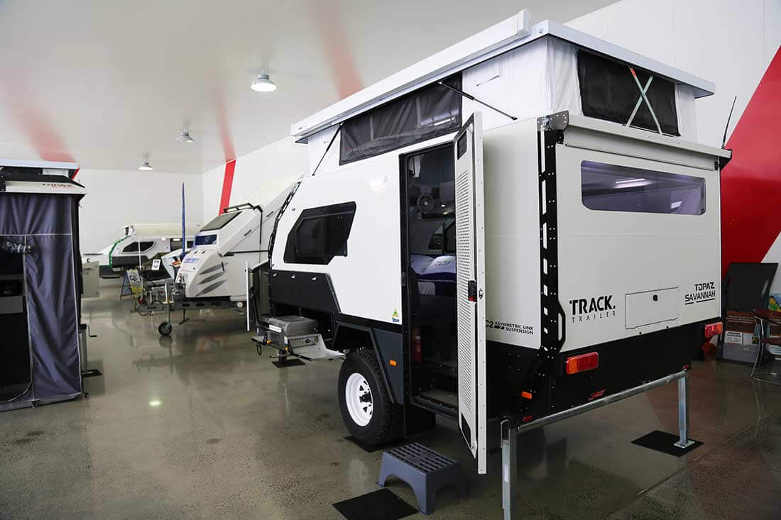 Topaz - TRACK TRAILER