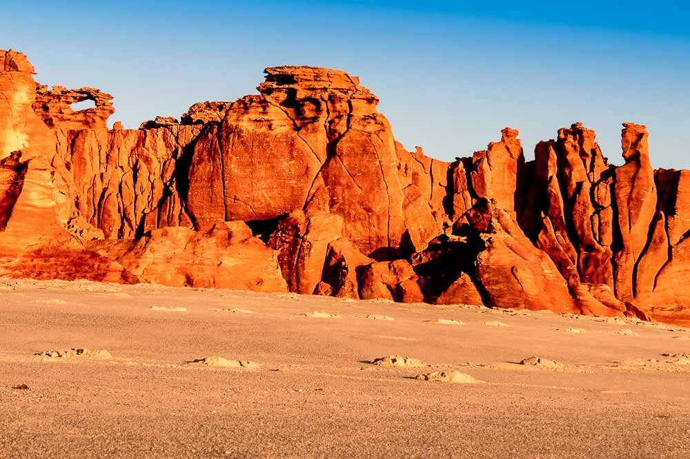 The pindan cliffs at sunset - TRACK TRAILER