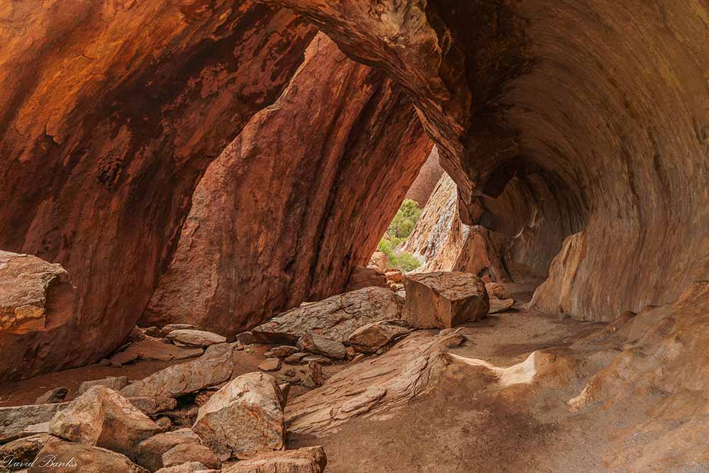Caves on Mala Walk - TRACK TRAILER