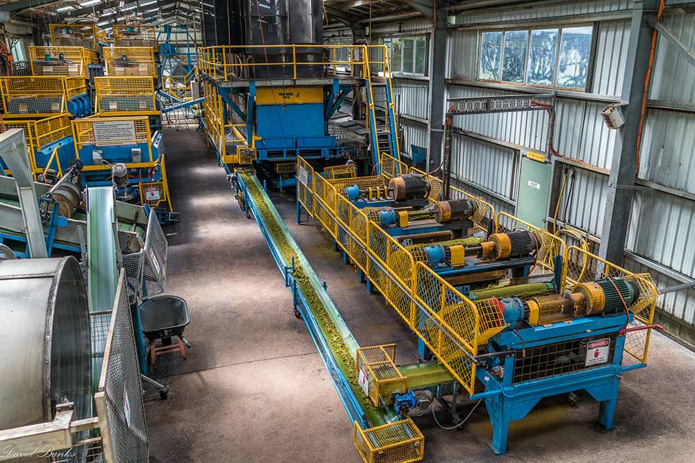 Inside the Nerada Tea Factory - TRACK TRAILER