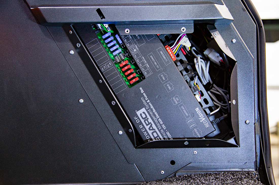 Redvision (1) - TRACK TRAILER